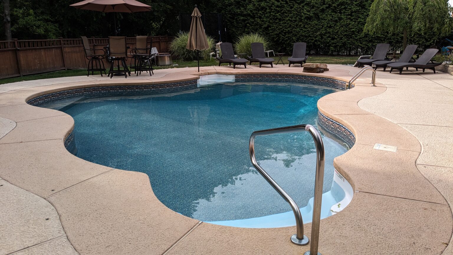10 Different Types of Pool Liners (Above-Ground Pools) | Kayden M